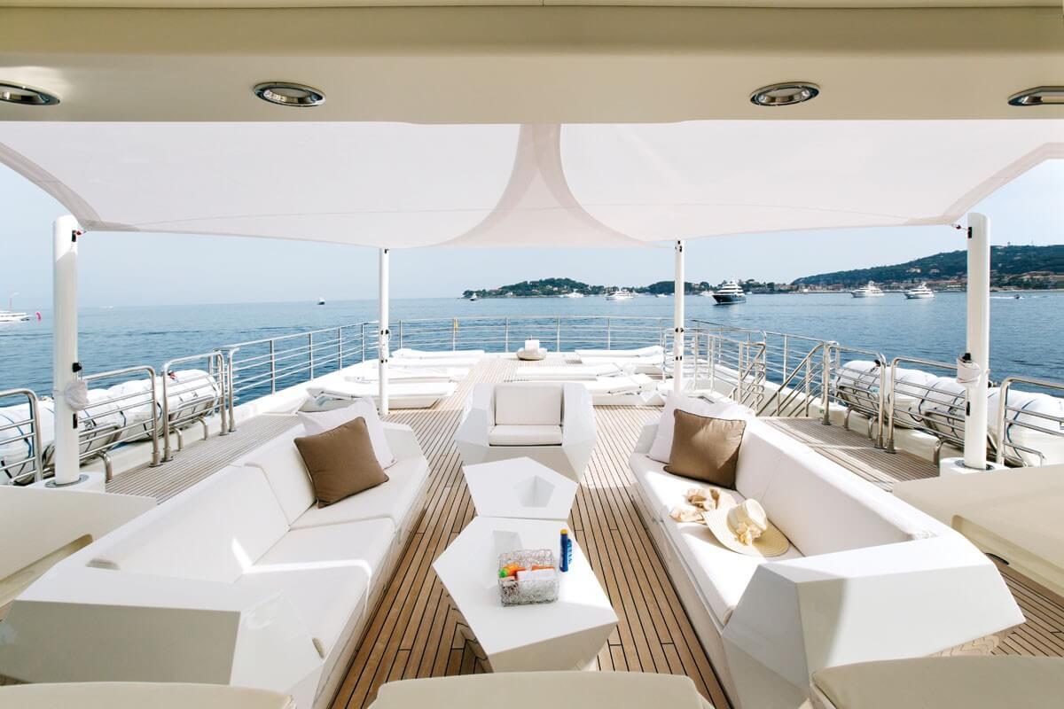 LIGHT HOLIC Yacht Charter Details, CRN | CHARTERWORLD Luxury Superyachts